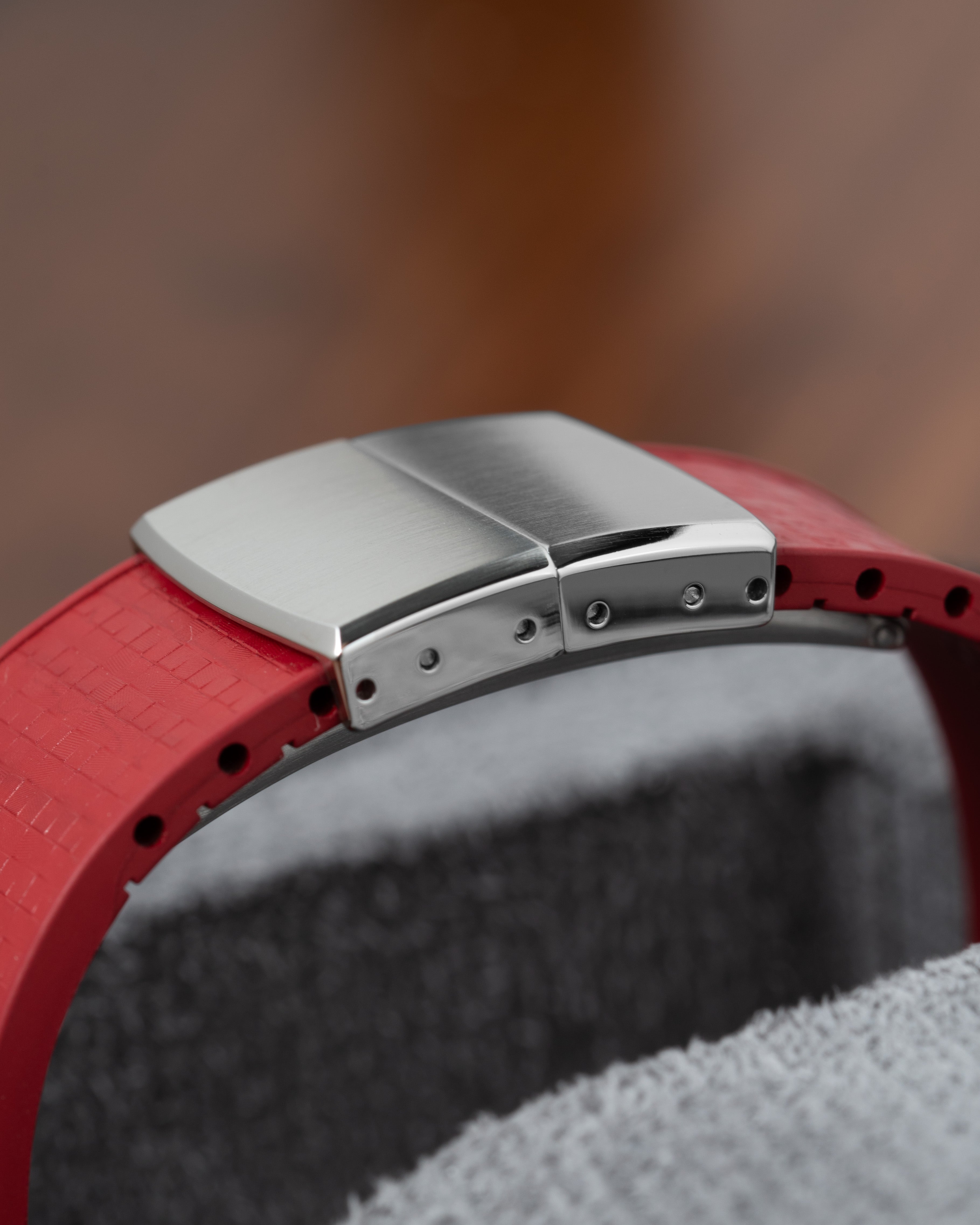 Cut-to-Size Rubber Straps: Get the Perfect Fit – Delugs