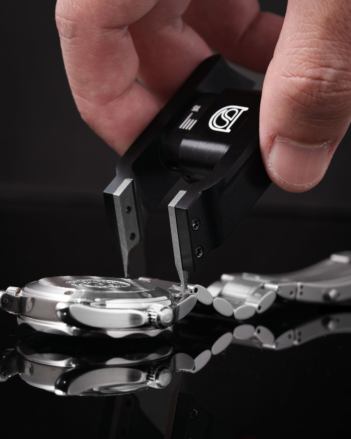 Bracelet Removal Tool – Delugs