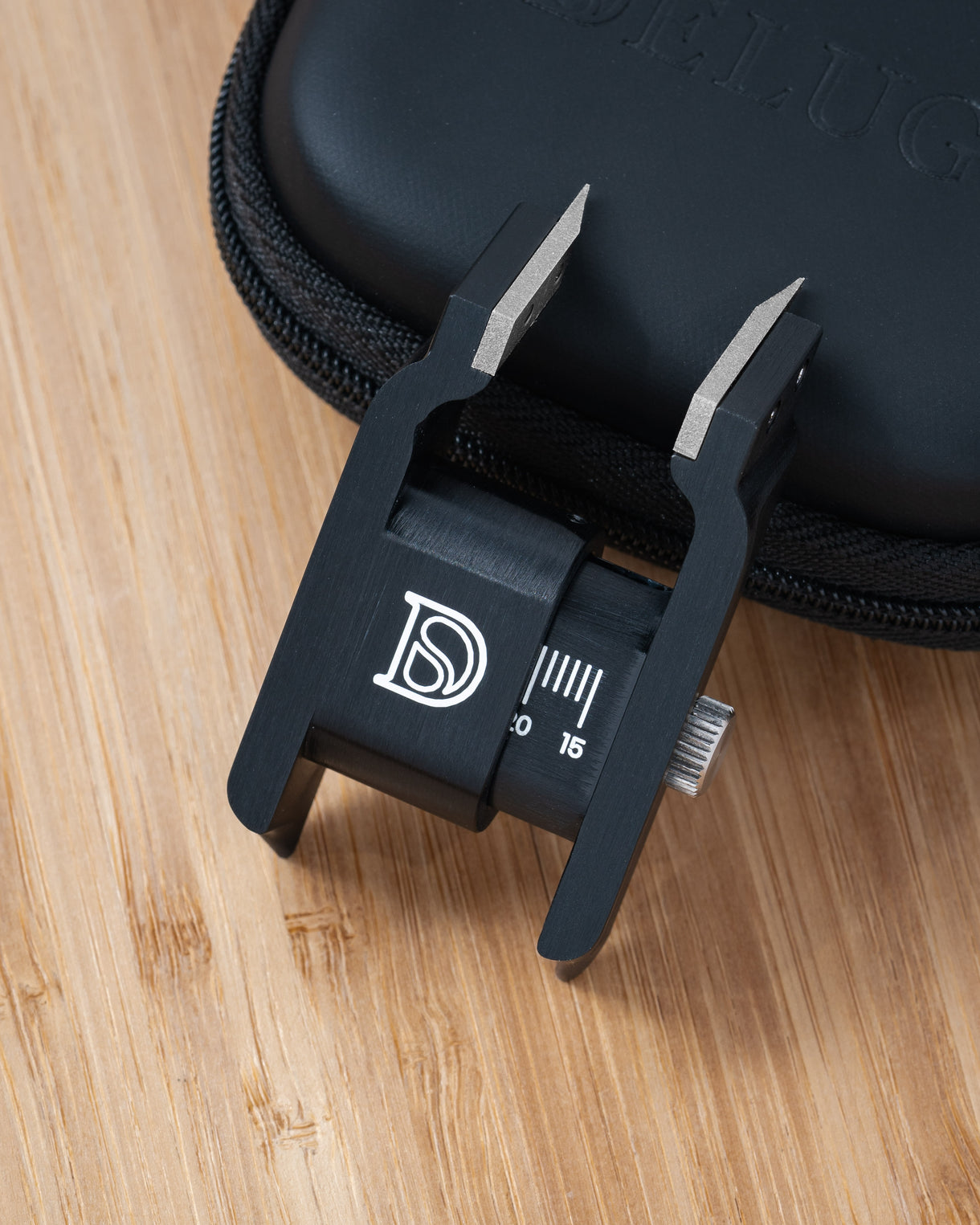 Bracelet Removal Tool – Delugs